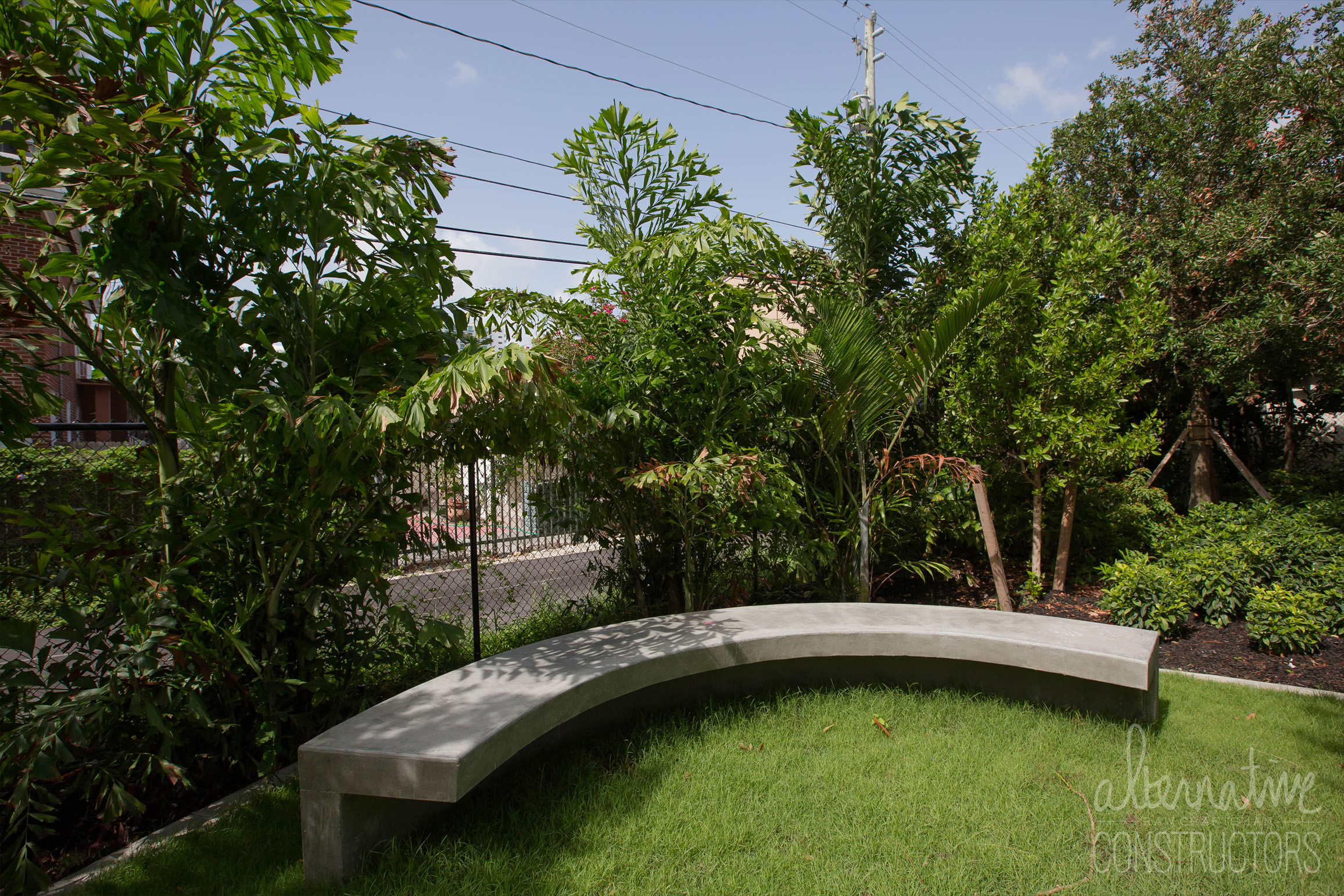 Outdoor Curved Cast and Place Concrete Bench - Alternative ConstructorsAlternative Constructors